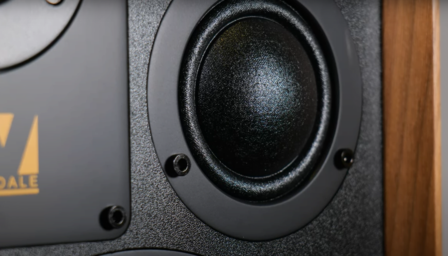 Wharfedale Super Denton Bookshelf Speaker Review « 7Review